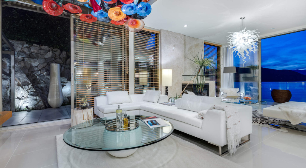 Exquisite Contemporary Waterfront Home With Dramatic Coastal Views ...