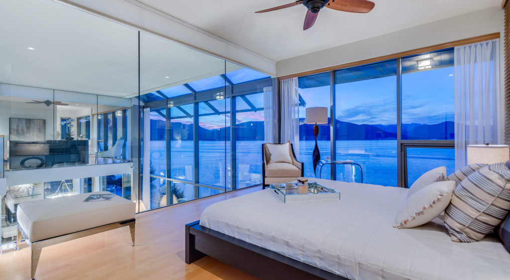 Exquisite Contemporary Waterfront Home With Dramatic Coastal Views ...