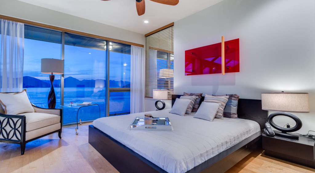 Exquisite Contemporary Waterfront Home With Dramatic Coastal Views ...