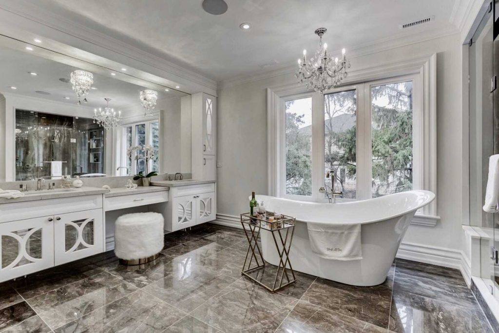 Palatial Mansion with Stylish Combination of Classic & Modern ...