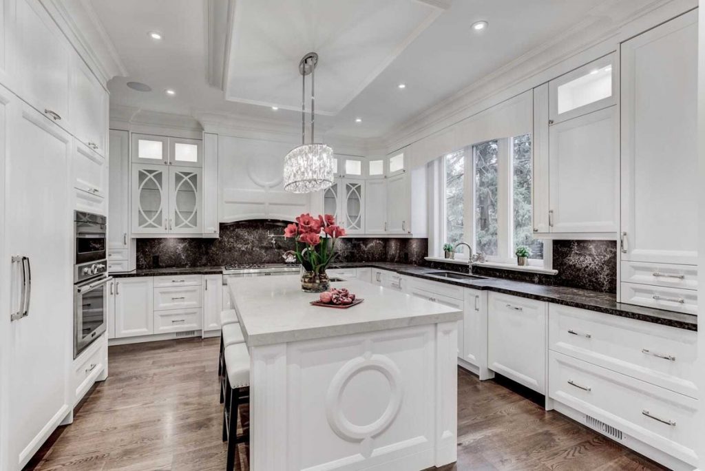 Palatial Mansion with Stylish Combination of Classic & Modern ...