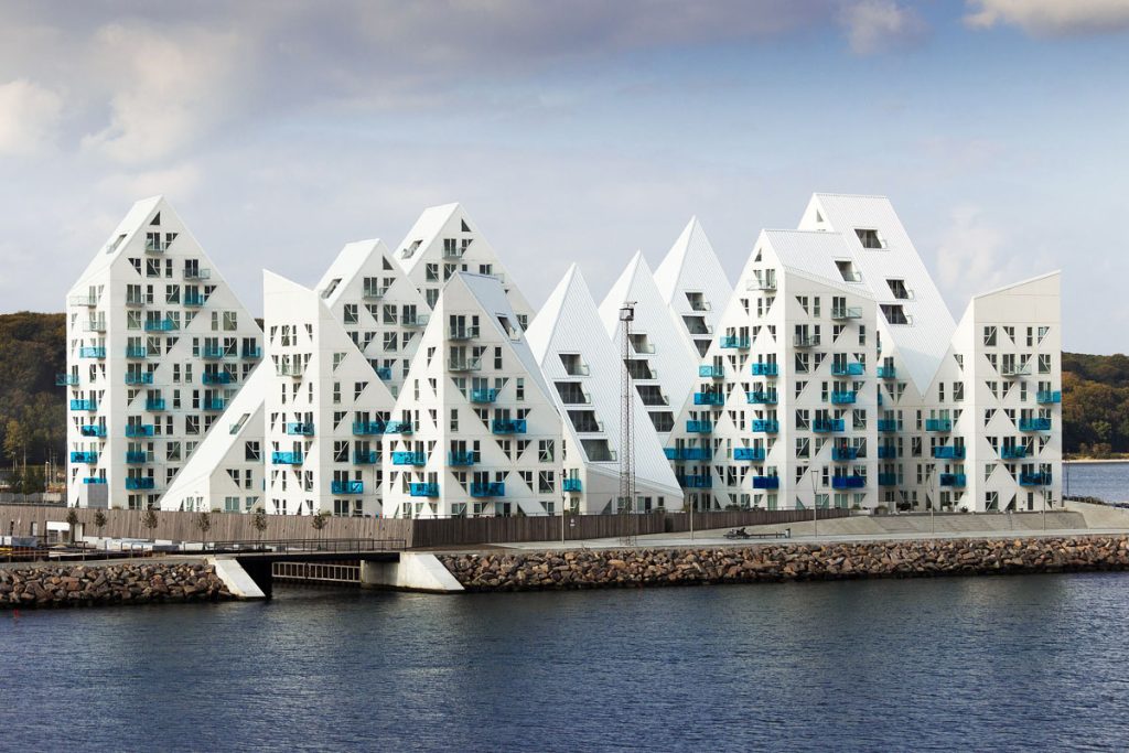 Architecturally Stunning Apartments on the Harbour Front Resemble ...