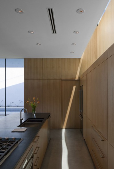 Minimalist House In Barrio Historico | iDesignArch | Interior Design ...