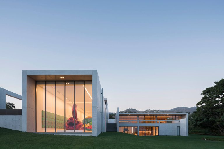 Inside Beyoncé and Jay-Z’s $200 Million Malibu Oceanfront Estate