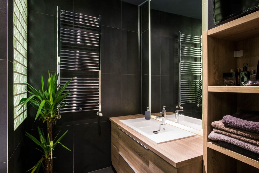 Sophisticated Bachelor Pad in Budapest with Loft Bedroom | iDesignArch ...