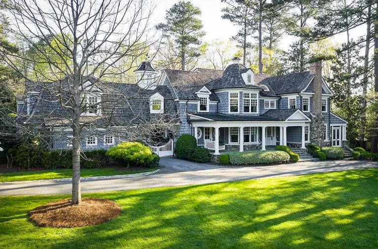 Reinterpretation of a Coastal New England Style Home