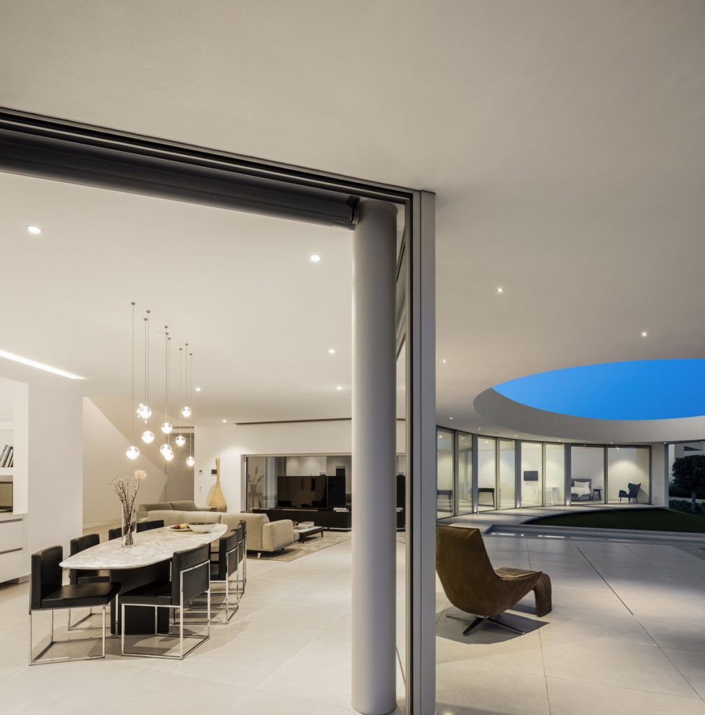 Contemporary Elliptical House with Organic Architectural Design ...