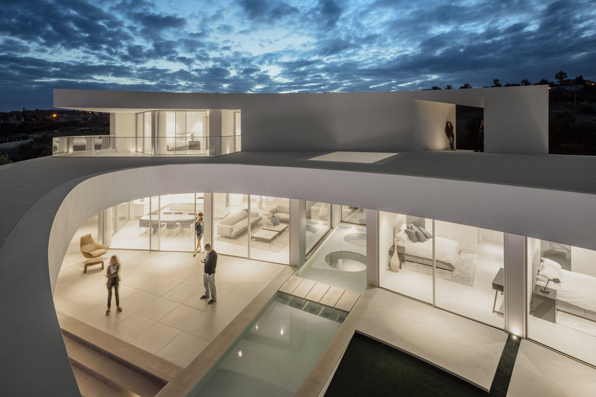 Contemporary Elliptical House with Organic Architectural Design ...