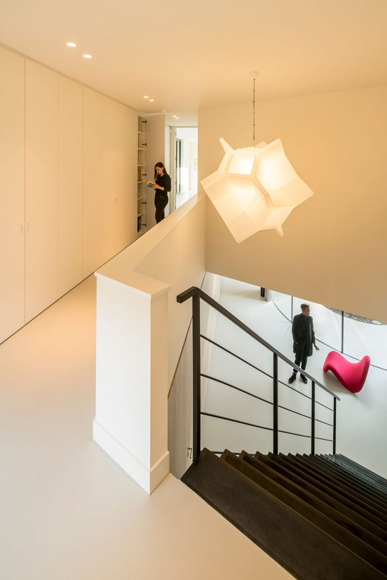 Avant-Garde Architecture of a Private Home with Modernist Approach ...