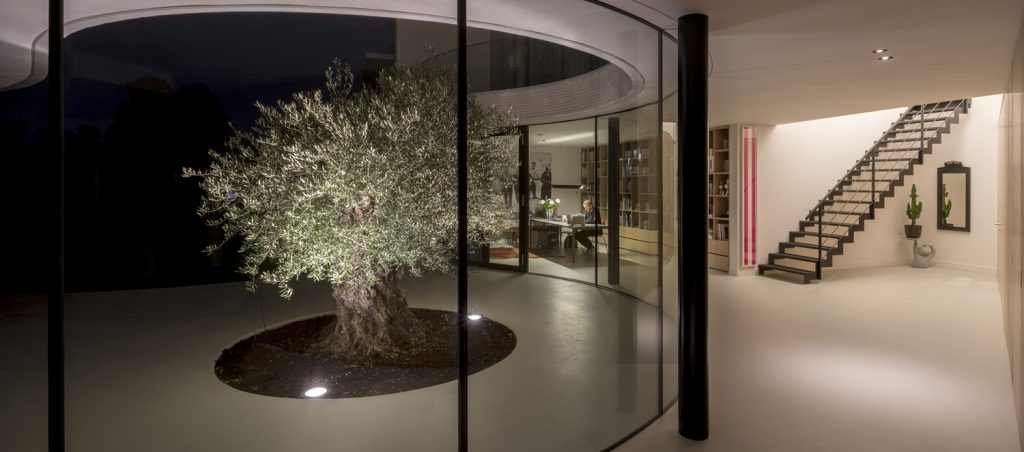 Avant-Garde Architecture of a Private Home with Modernist Approach ...