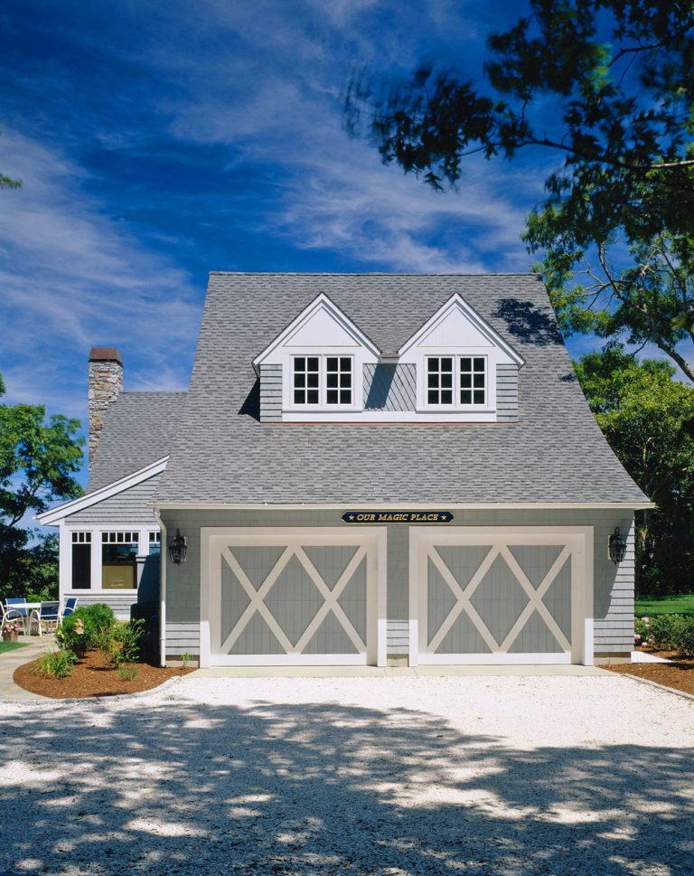 Classic Cape Cod Country House with Coastal Architecture