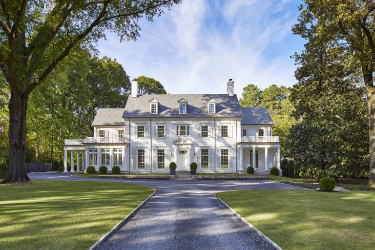 Southern Colonial Mansion with Timeless Classical Elegance