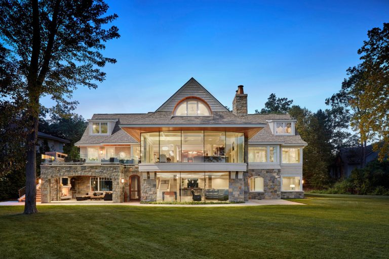 Traditional Lake House with Hybrid Architectural Design