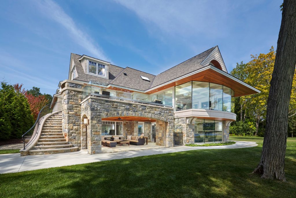 Traditional Lake House with Hybrid Architectural Design