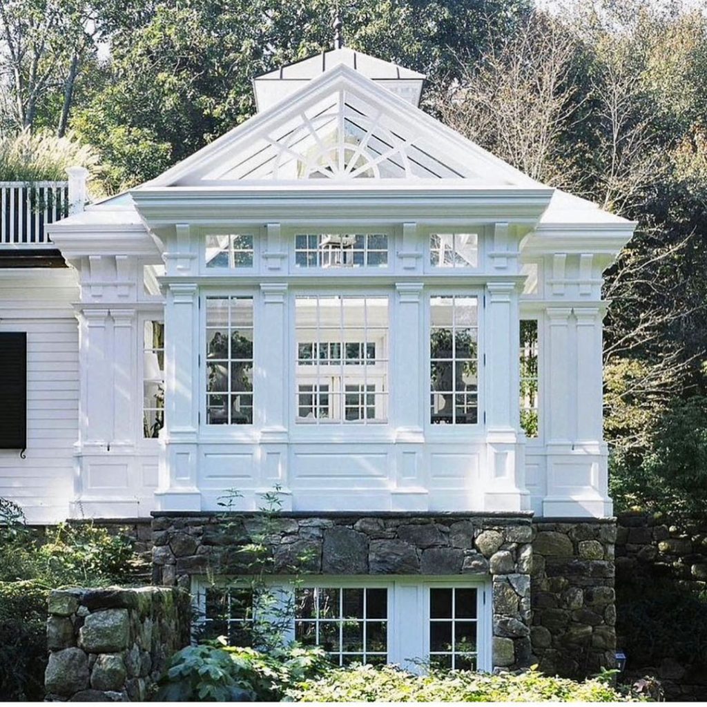 Traditional Colonial Estate with English Style Conservatory