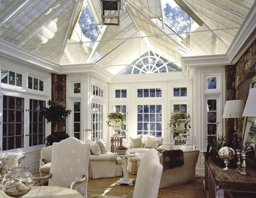 Traditional Colonial Estate with English Style Conservatory