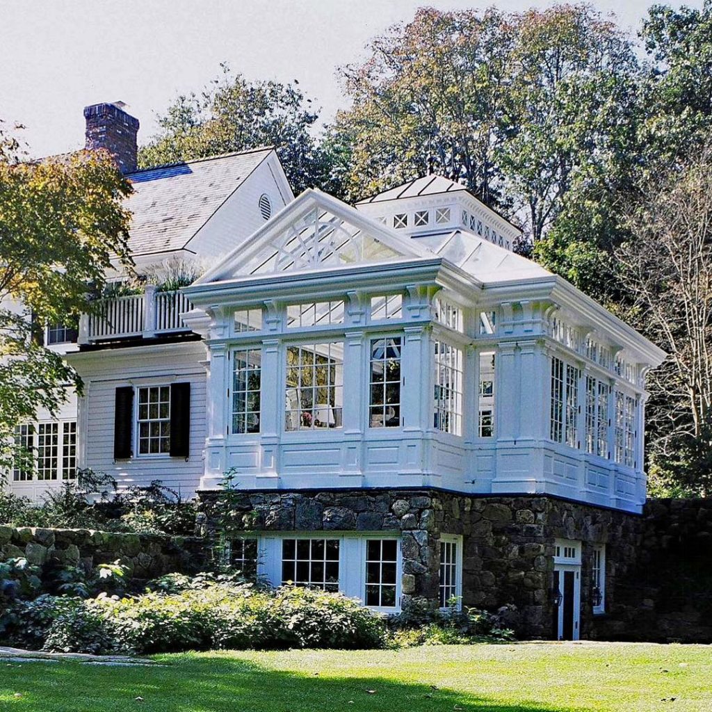 Traditional Colonial Estate with English Style Conservatory