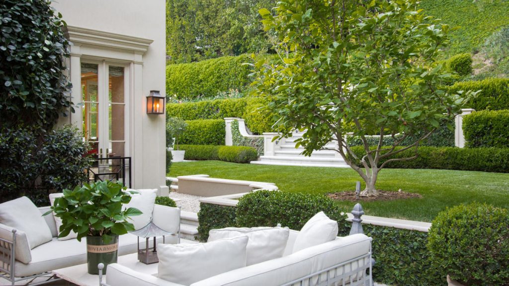 Understated Elegance of a Palladian Inspired Home in Beverly Hills ...