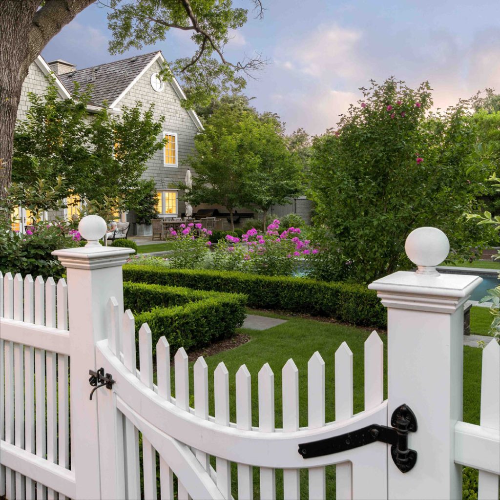 Sublime Dream Home in Dallas with Sunken Pool Garden