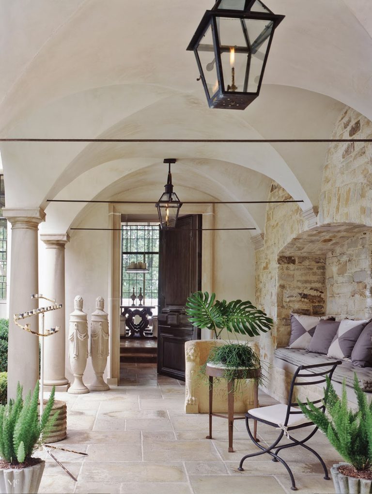Romantic Italian Classicism with a Modern Edge