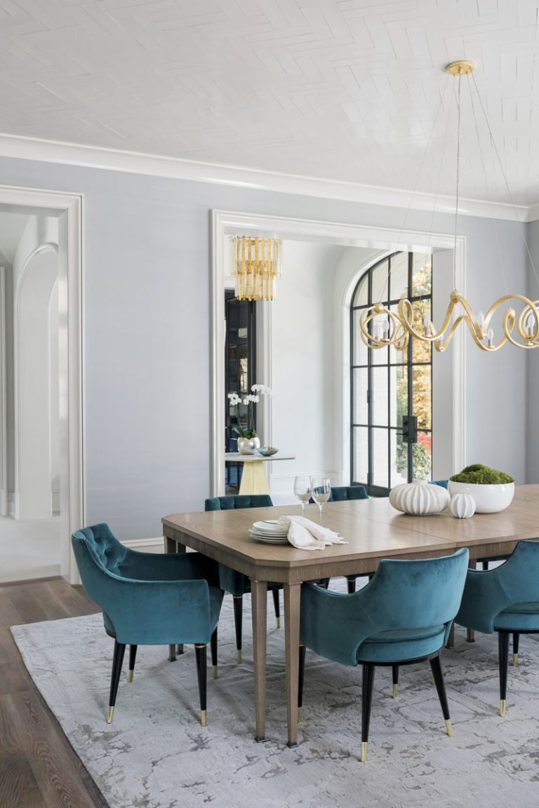 Stately Mansion: A Timeless Blend of Classic and Contemporary