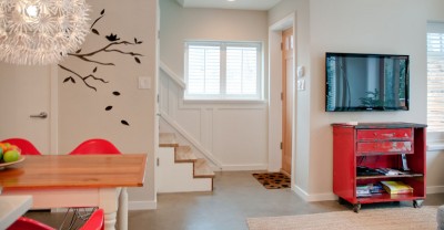 Coach House Offers Stylish Living In Small Space | iDesignArch ...