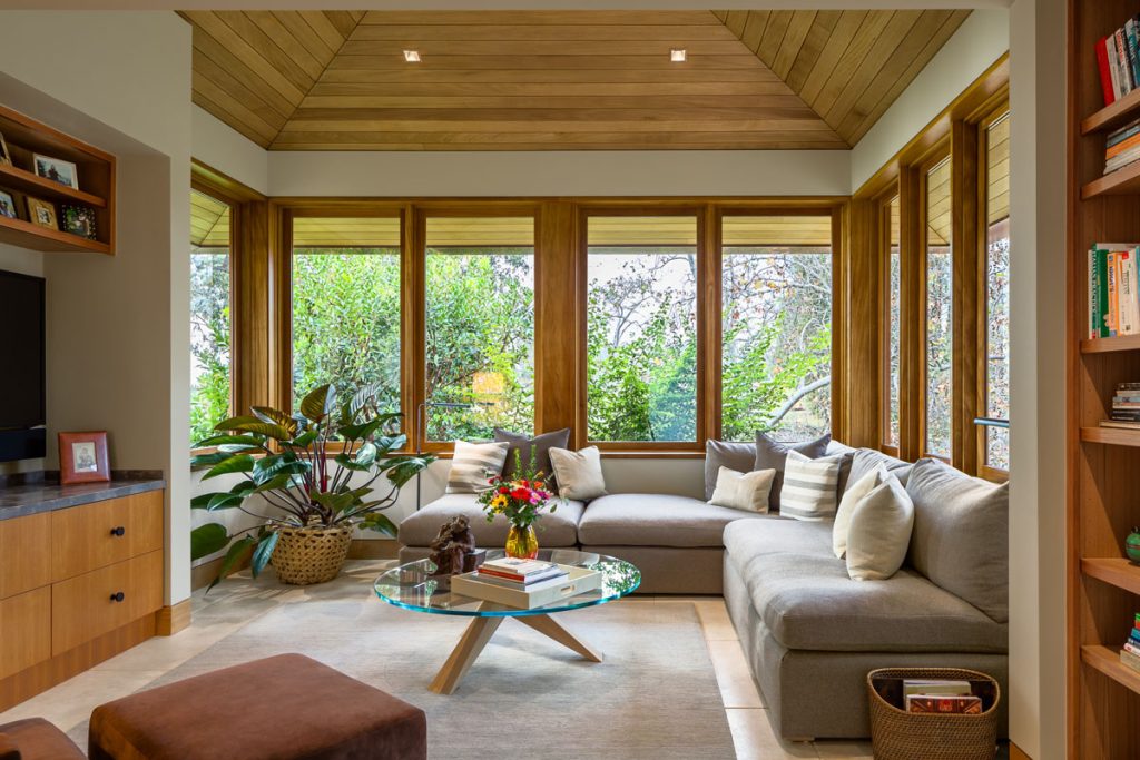 Modern Rustic Bungalow Retreat Overlooking Pacific Ocean