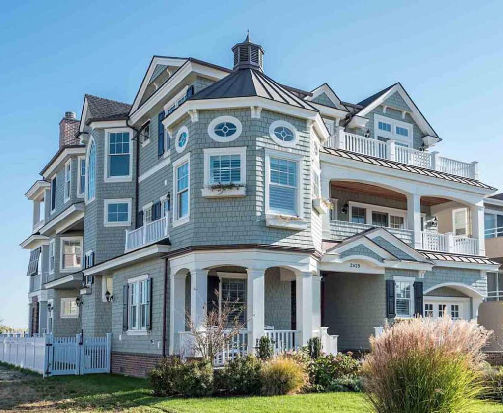 Oceanfront Beach Cottage with Charming Coastal Character