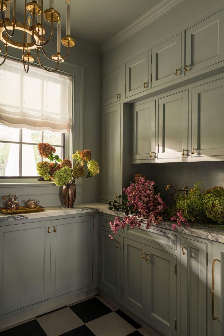 Inspiring English Country Style Retreat in The Hamptons