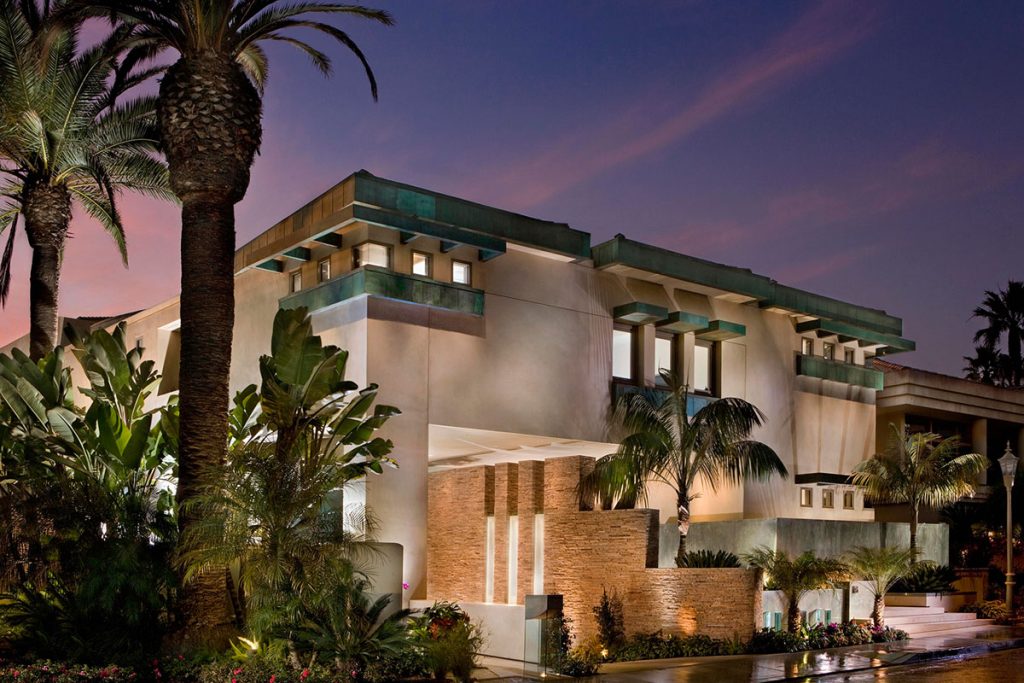 Contemporary Oceanfront Architectural Masterpiece with a Striking ...