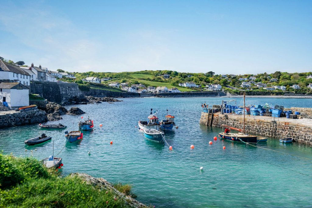 Modern Rustic Cottage in Cornwall with Spectacular Sea Views