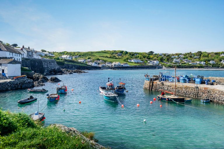 Modern Rustic Cottage in Cornwall with Spectacular Sea Views