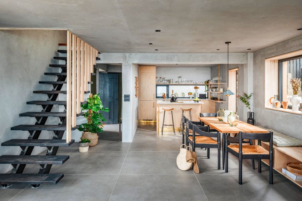 Modern Rustic Cottage in Cornwall with Spectacular Sea Views