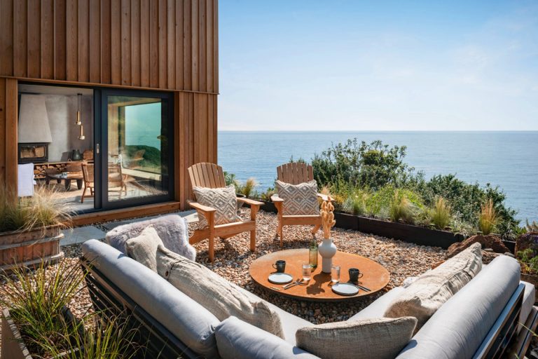 Modern Rustic Cottage in Cornwall with Spectacular Sea Views