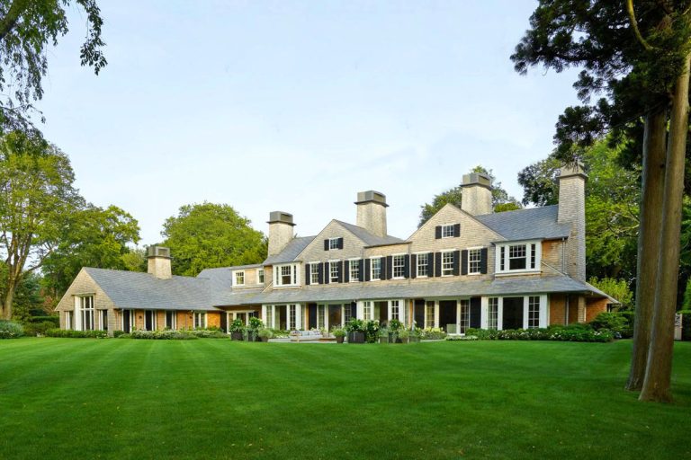 Timeless Shingle Style House in The Hamptons with Unique Architecture