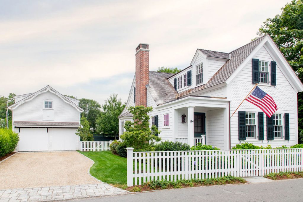 Charming Village Cottage in Edgartown’s Historic District