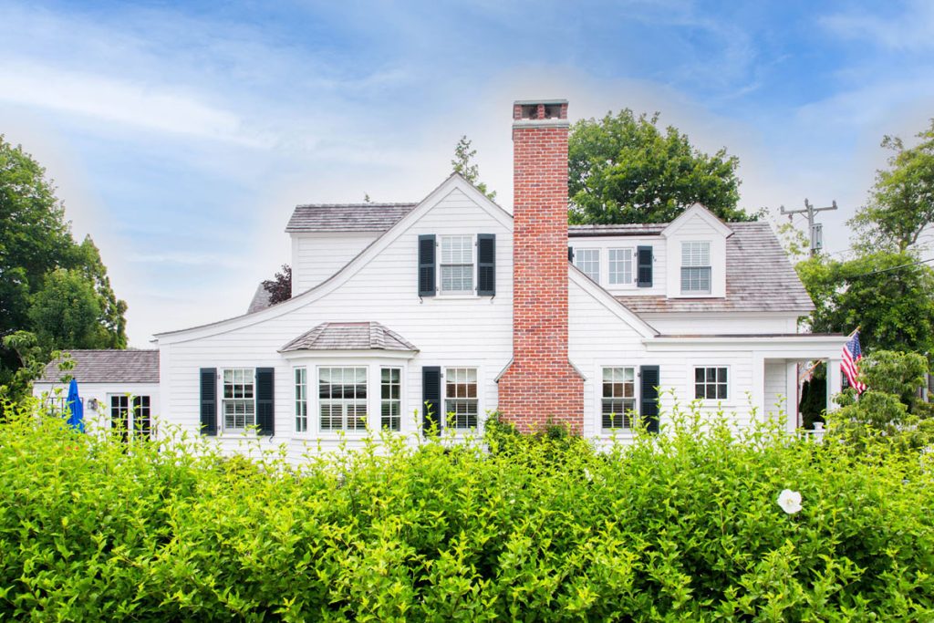 Charming Village Cottage in Edgartown’s Historic District