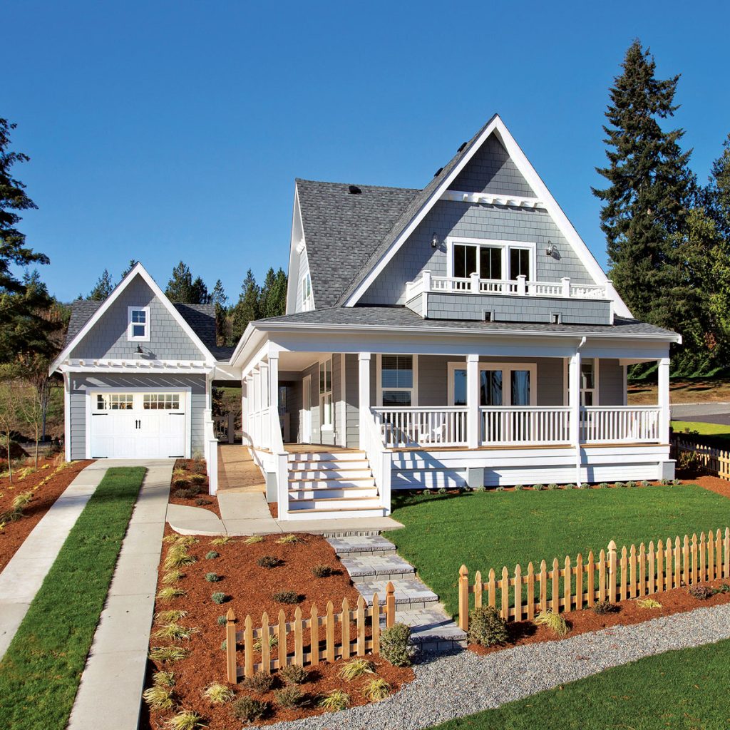 Charming Cottage with Traditional Craftsman Style Architecture