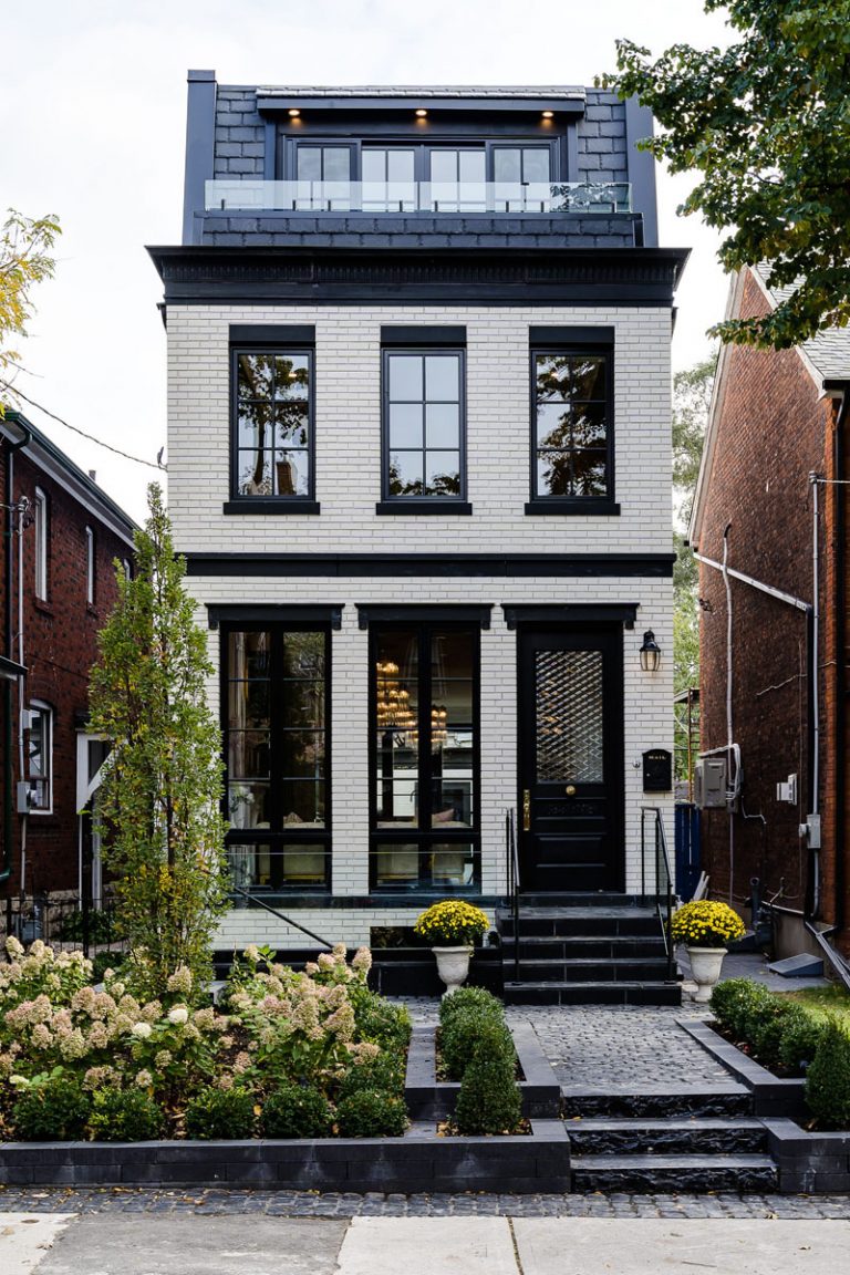 Custom Micro Luxury Home on a Narrow Lot in Toronto