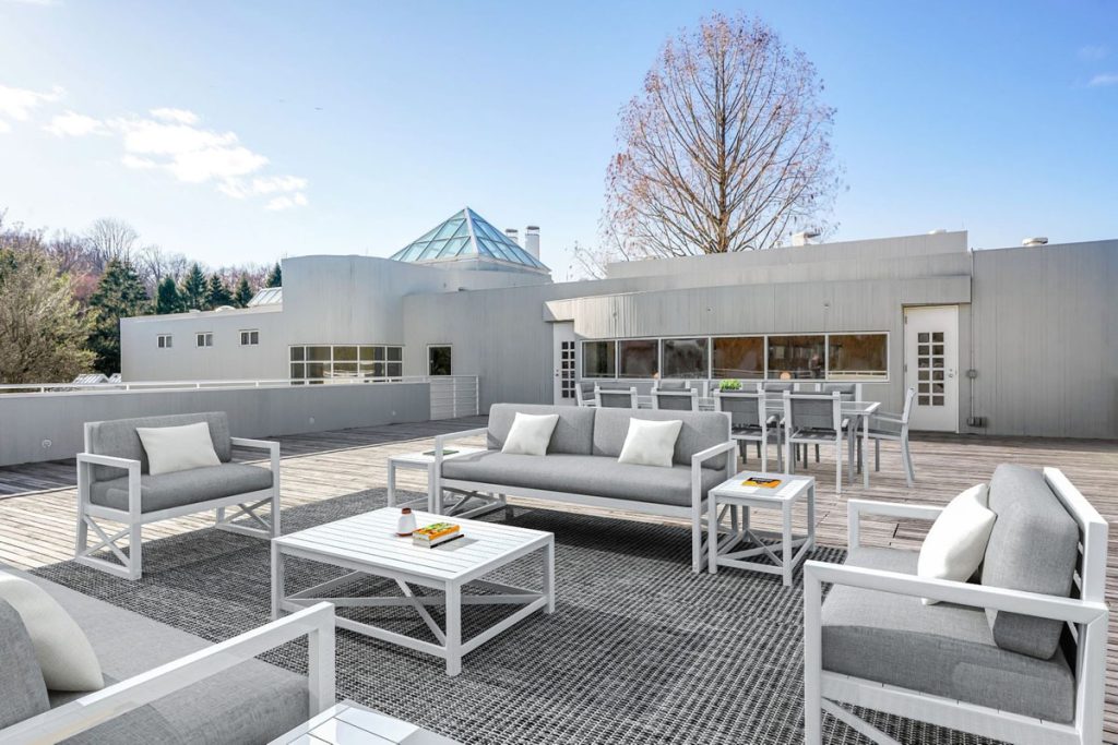 Beautifully Crafted Avant-Garde Modernist Dream Home