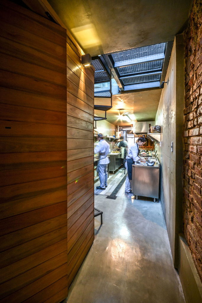 A Narrow Alley Transformed Into Cozy Restaurant El Papagayo ...