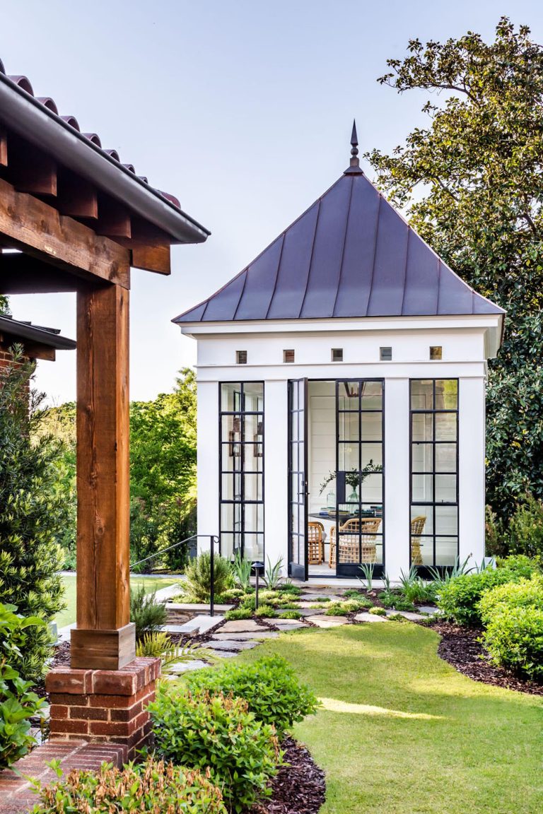 Charming Modern Backyard Garden Pavilion Retreat