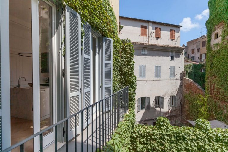 Chic Modern Holiday Apartment in Rome with High Ceiling | iDesignArch ...