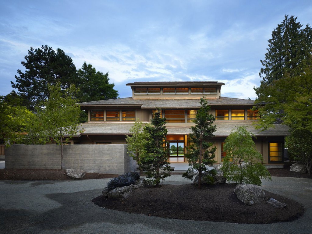 Contemporary House in Seattle with Japanese Influence