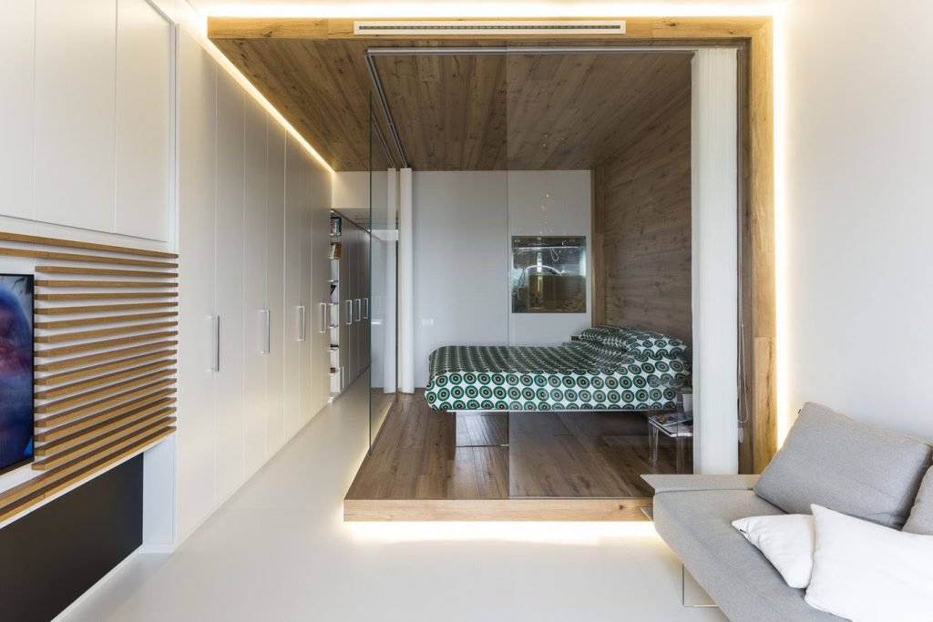 Small Studio Apartment with Functional Custom Closet and Glass Bedroom ...