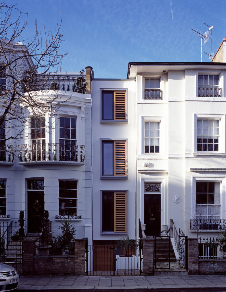 Modern Narrow House In London Built Within A Slot Which Was Originally ...