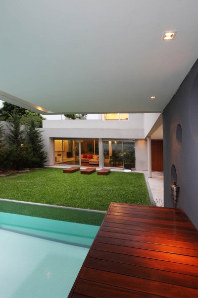 Modern Family Home With Glass Swimming Pool | iDesignArch | Interior ...