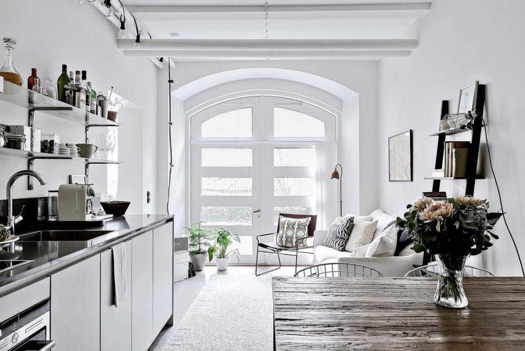 Chic Studio Apartment Divides Space With Glass Partition | iDesignArch ...