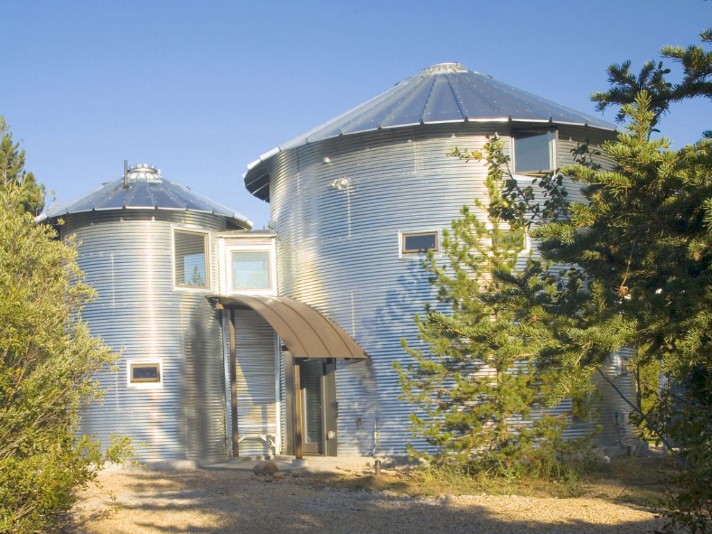 Build An Inexpensive Home Using Grain Silos | iDesignArch | Interior ...