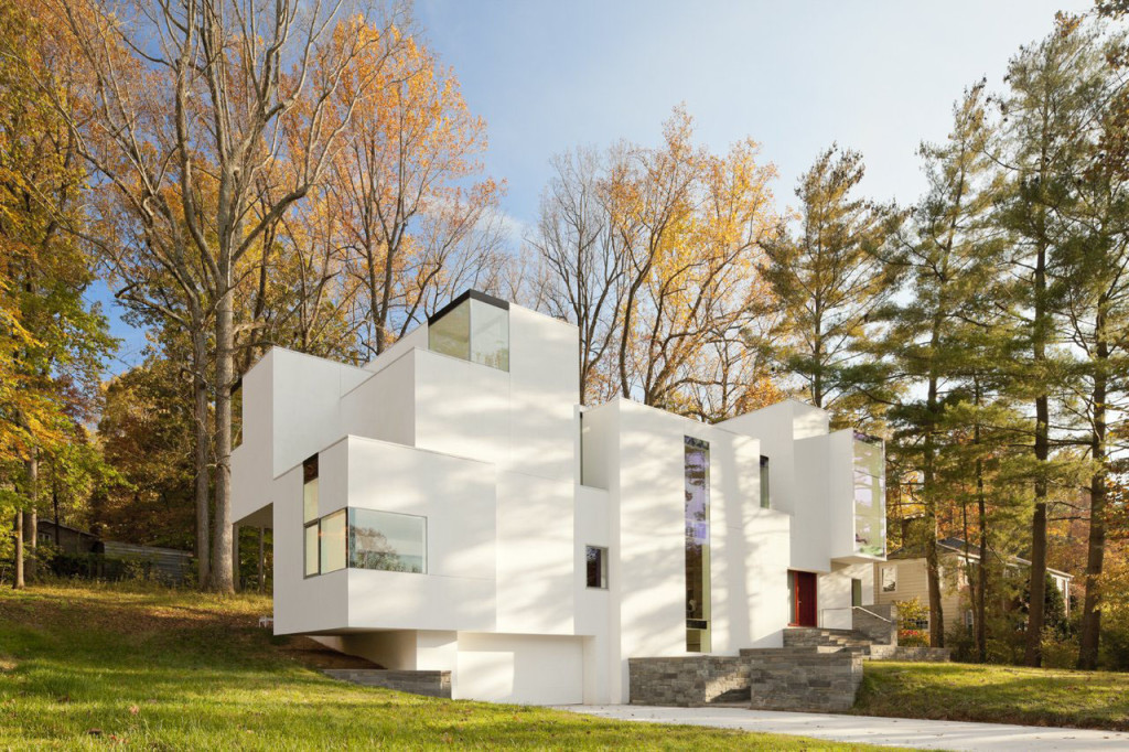 Irregular Shaped House Explores Ambiguous Modern Architecture ...